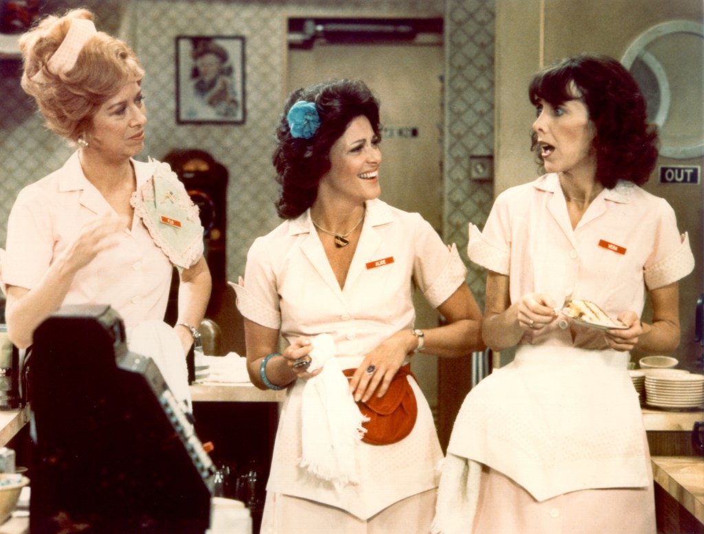 Polly Holliday, last surviving ‘Alice’ star, dead at 88 after bout with ...