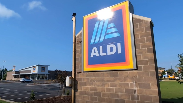 ALDI offers $100 golden tickets at Madison Blvd. grand opening