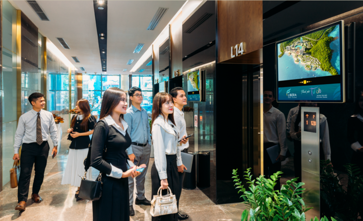 Chicilon Media nhận nhiều lời chúc khi hoàn tất thủ tục cấp phép 4G