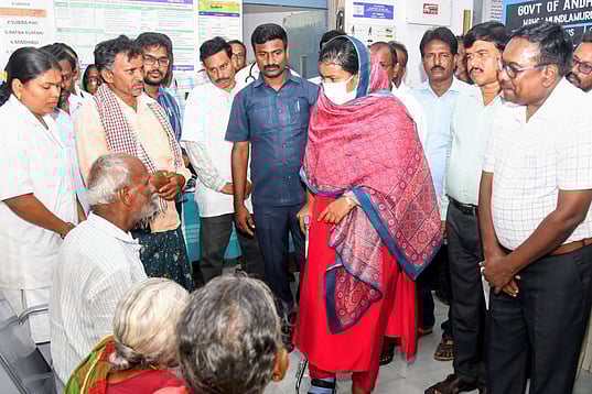 Andhra's Prakasam Collector inspects PHC; oversees ‘Polam Pilustondi ...