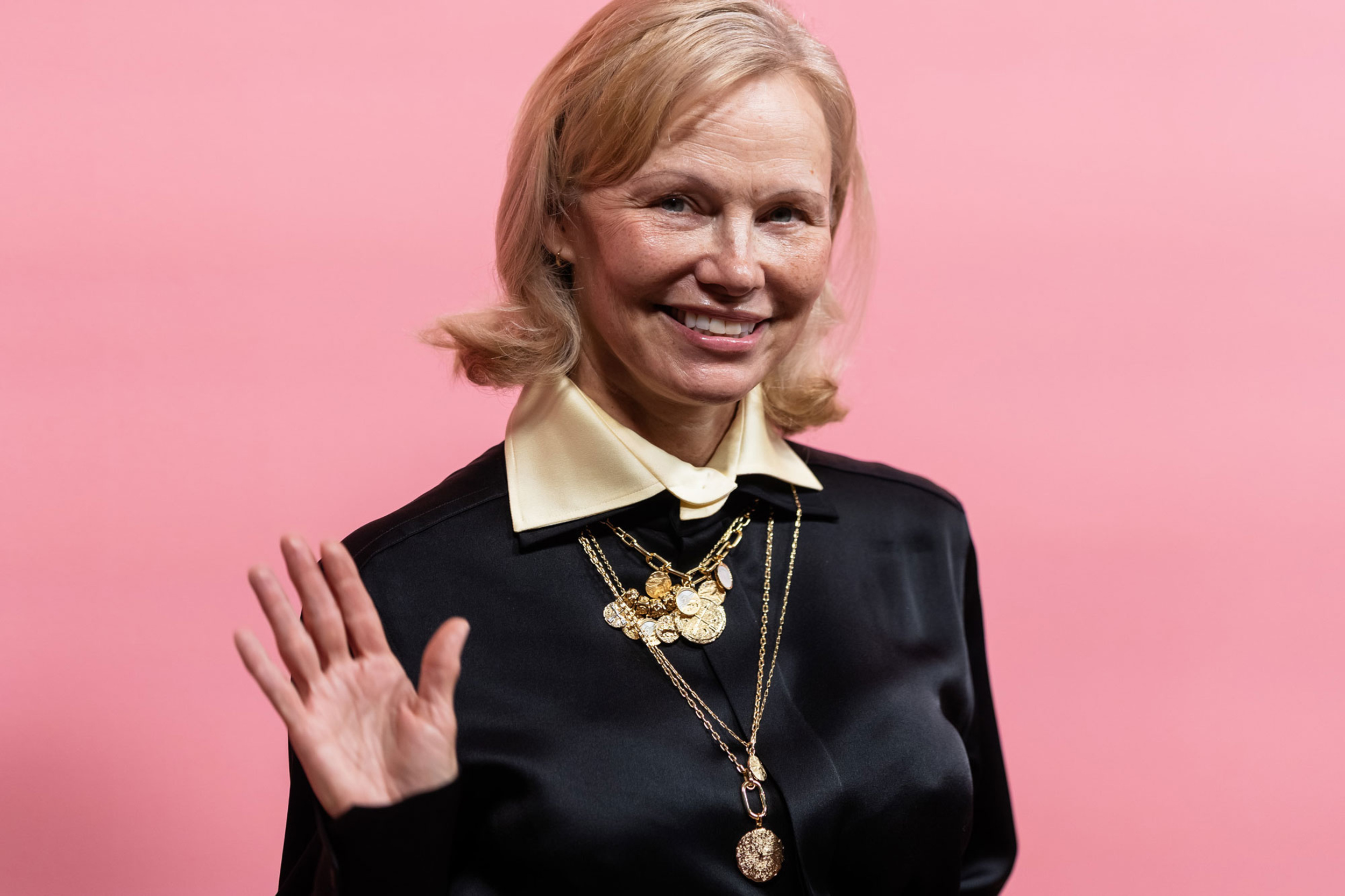 20 celebrity women who have proudly gone without makeup