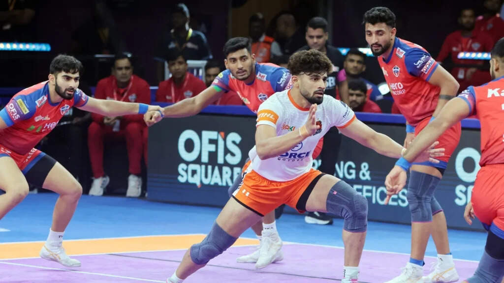 Puneri Paltan Dominates UP Yoddhas to Reclaim Top Spot in PKL 2025