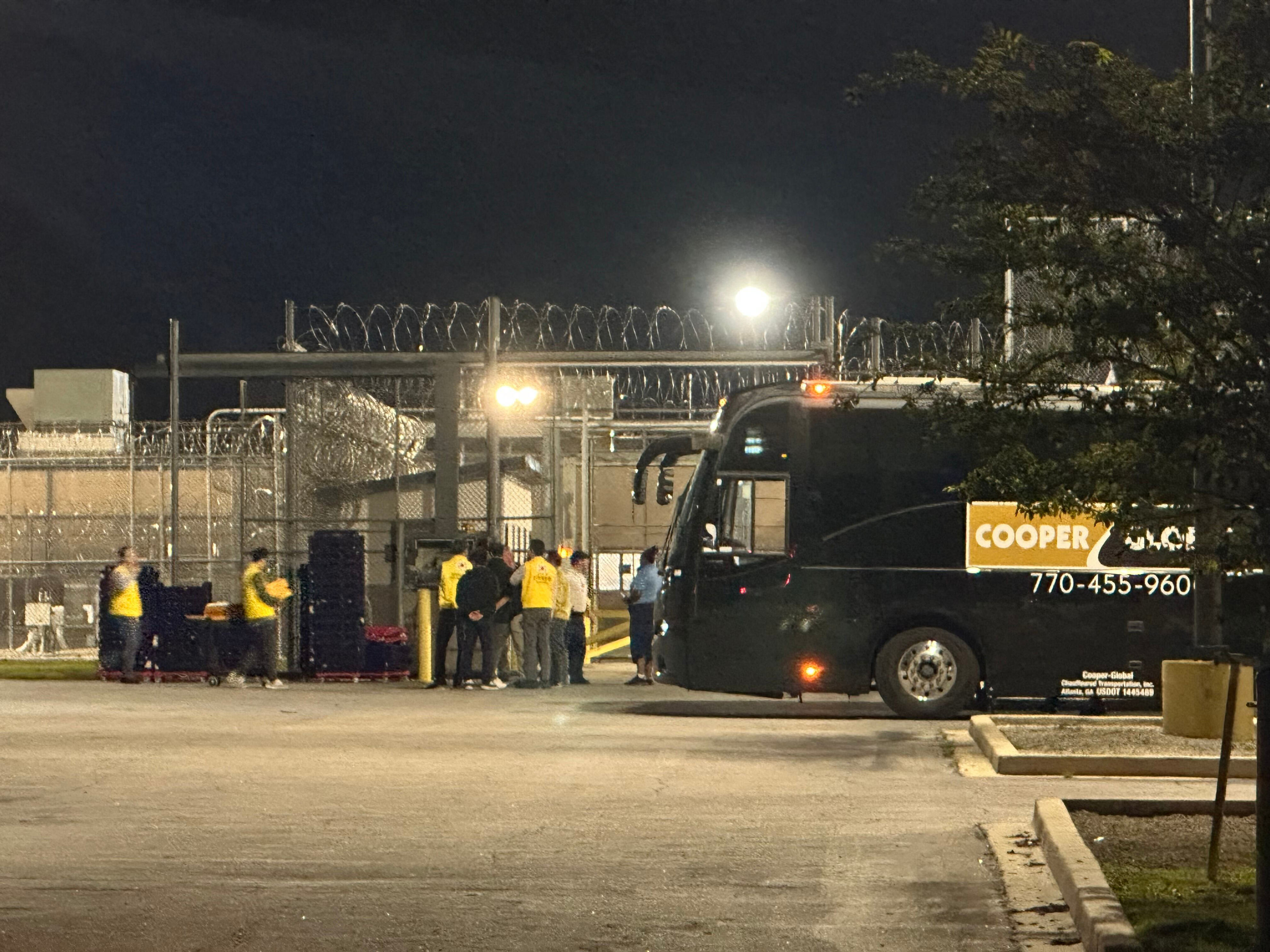 Breaking: 316 detained South Korean workers board buses for repatriation