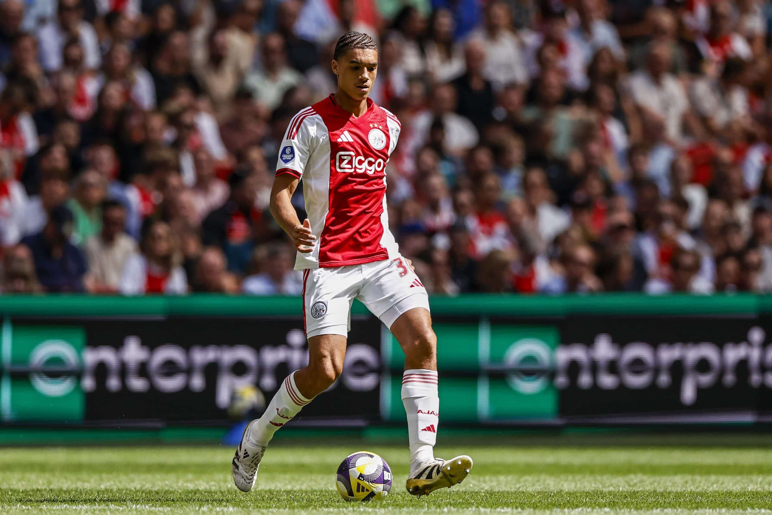 ”Uusi Virgil van Dijk” – superlupauksen kintereillä käy nyt kova kuhina