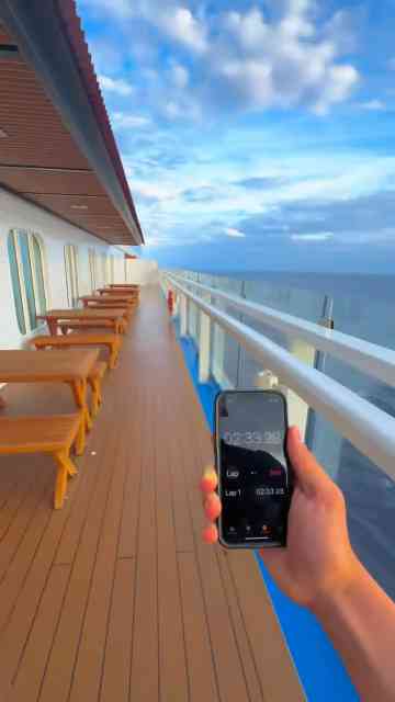 How Long to Walk the Length of a Cruise Ship?