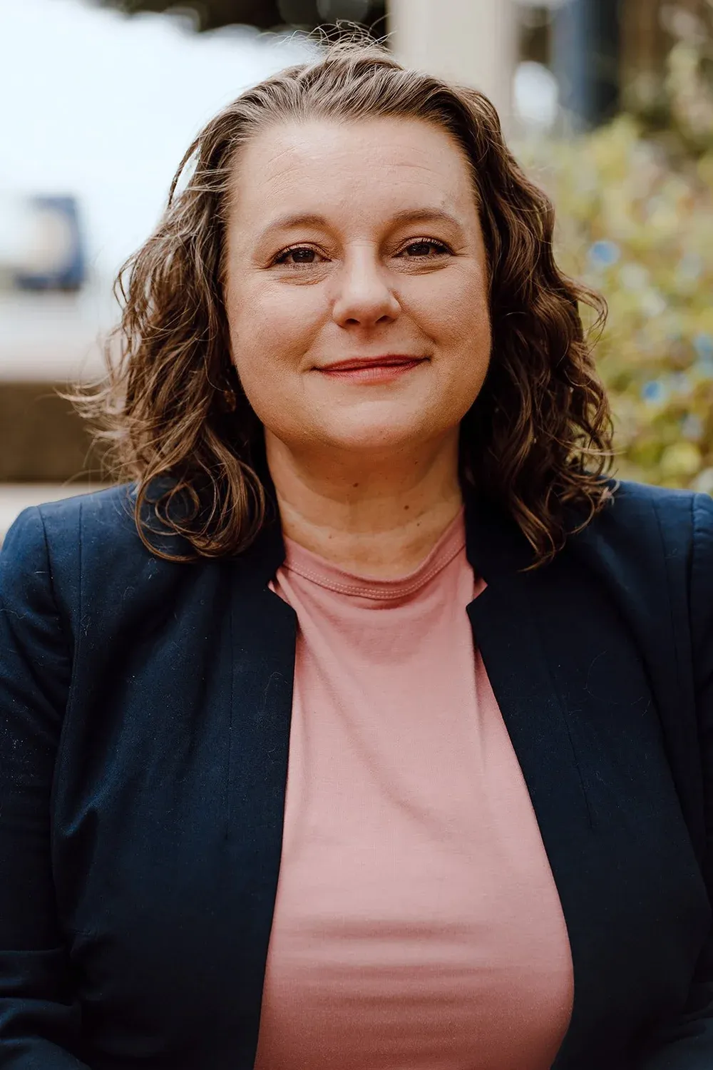 Black Mountain attorney Anna Stearns announces bid for Buncombe County ...