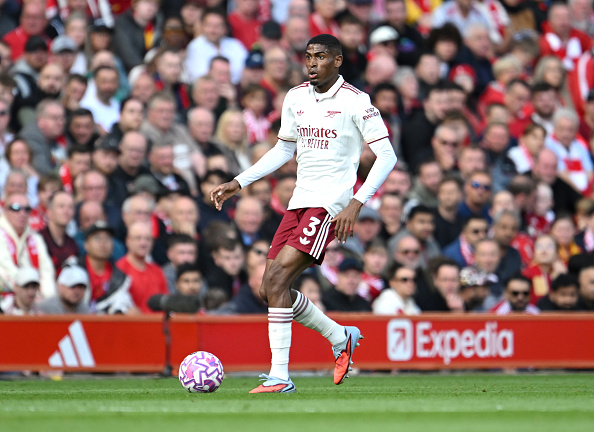 Arsenal sent Cristhian Mosquera warning