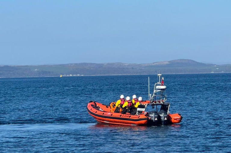 Lifeboat capsized during rescue mission to save sinking boat on Clyde