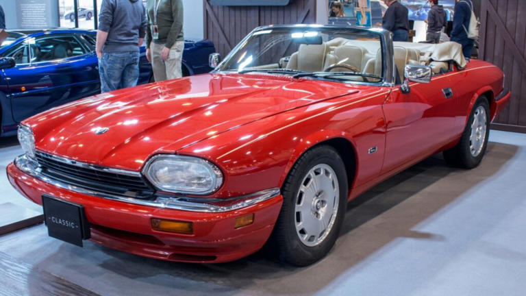 12 Luxury coupes from the ’70s and ’80s that aged well