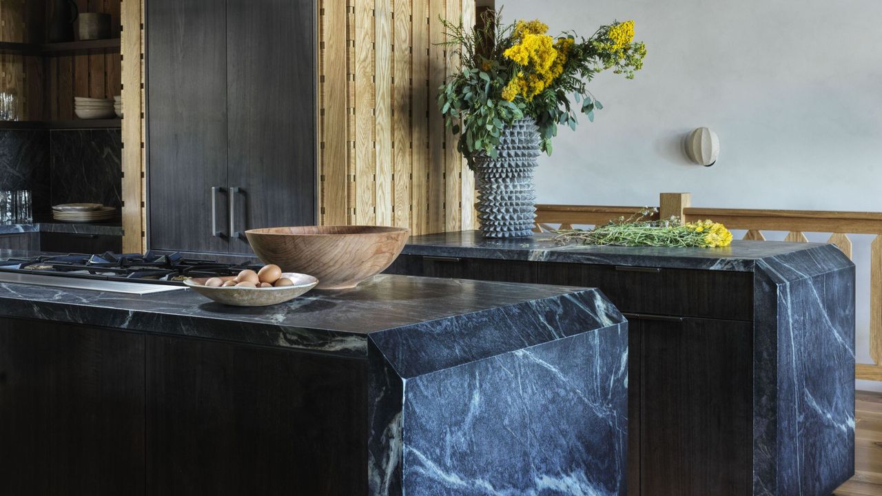All My Favorite Interior Designers Keep Using 'Soapstone' Countertops ...