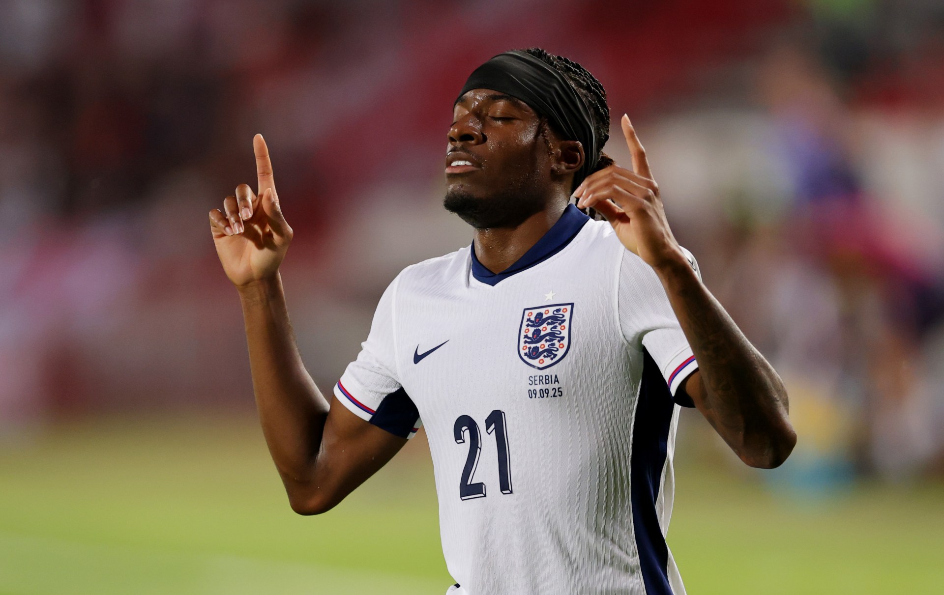 Chelsea eye Arsenal star in Noni Madueke talks