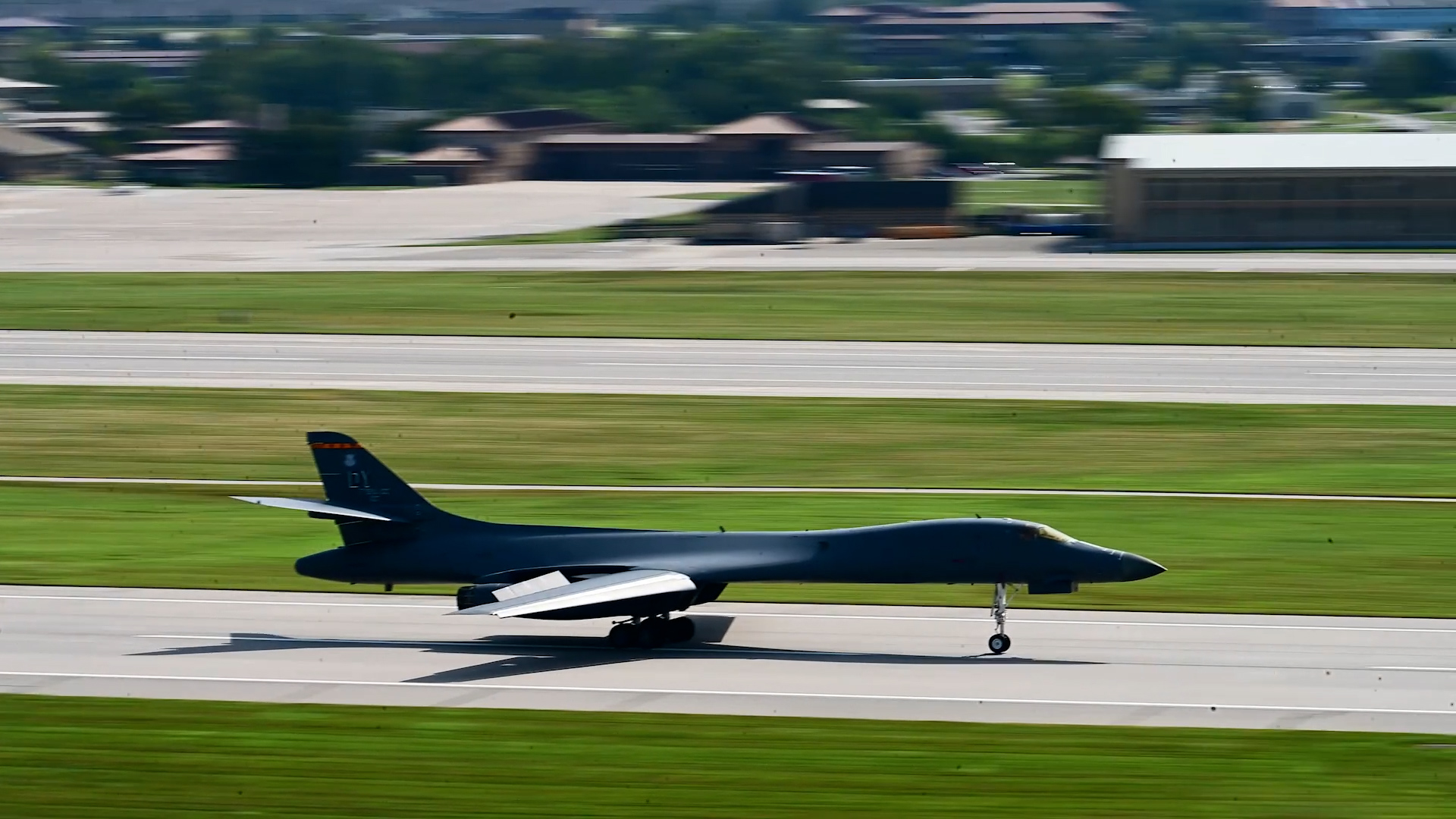 Amerikaanse B-1 Bomber landt op McConnell Air Force Base