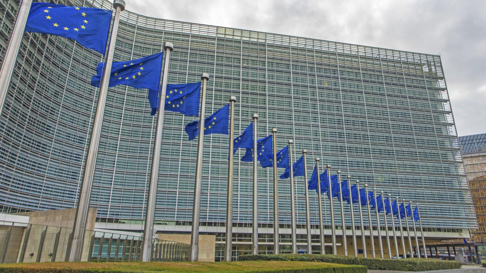 Η Ευρώπη επιτίθεται στην Κίνα – Τι θα γίνει με αυτοκίνητα βενζίνης και ...