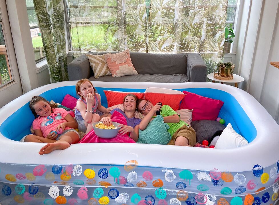 DIY pool lounge