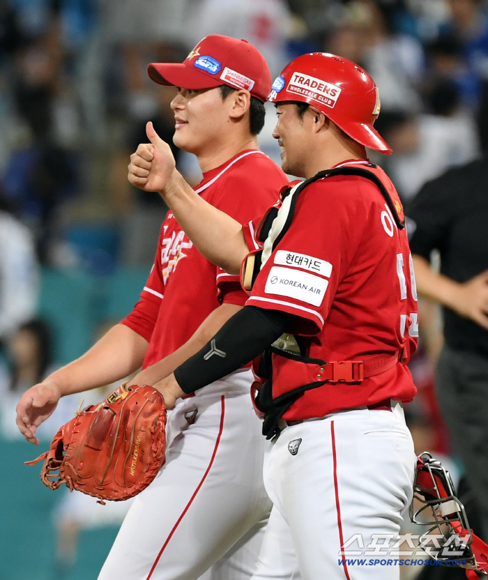[포토] SSG 조병현 '깔끔하게 끝'
