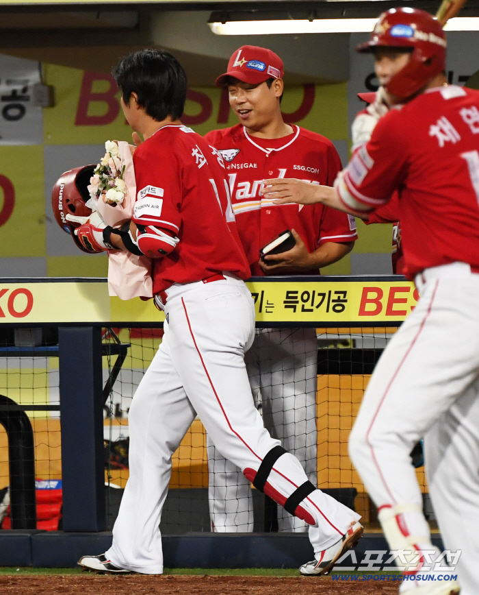 Choi Jeong's 20 home runs for 10 consecutive seasons