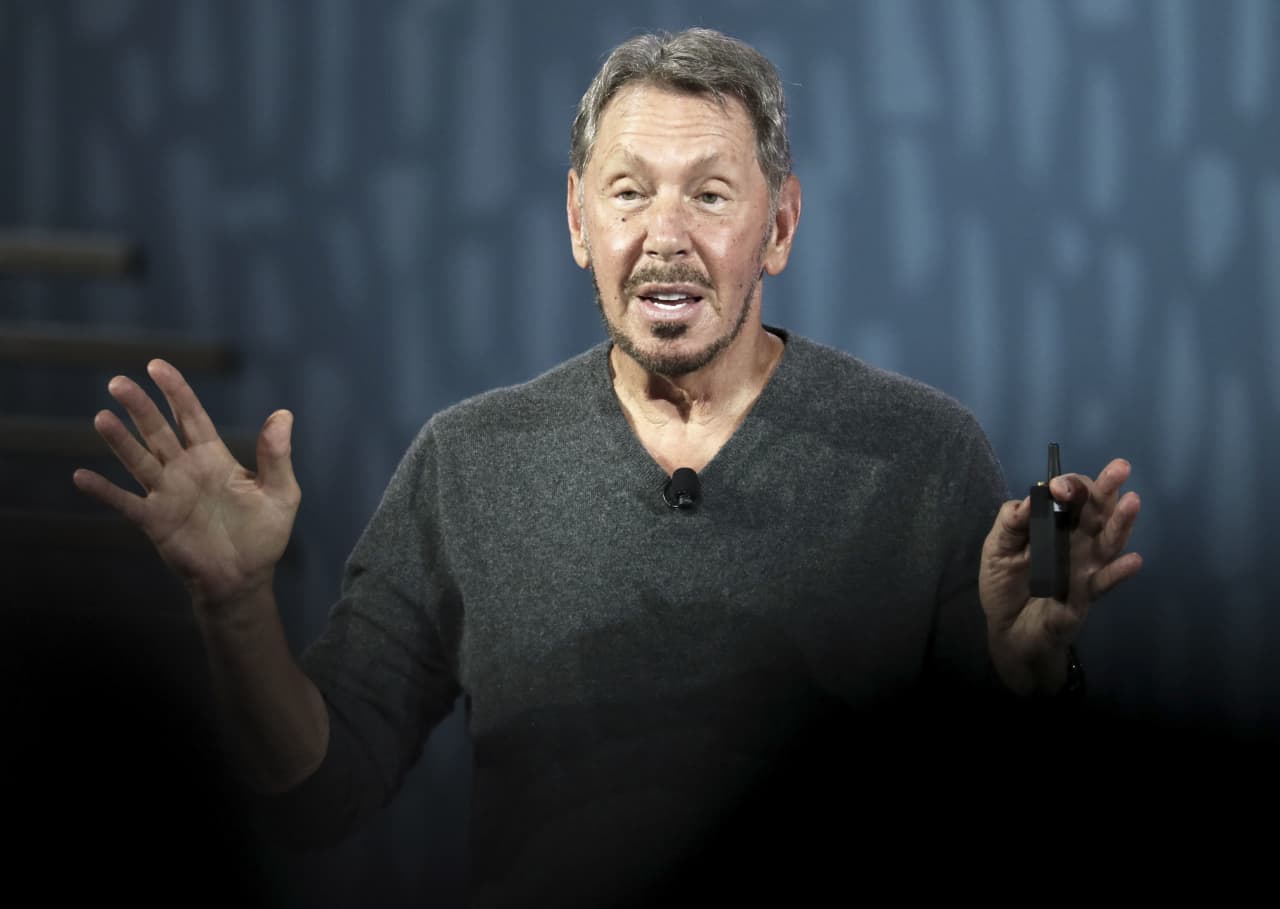 Oracle Stock Drops. Why Its OpenAI Deal Is a Sink or Swim Moment.