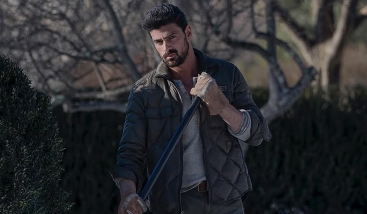 First look at Sydney Sweeney and Amanda Seyfried in The Housemaid ...