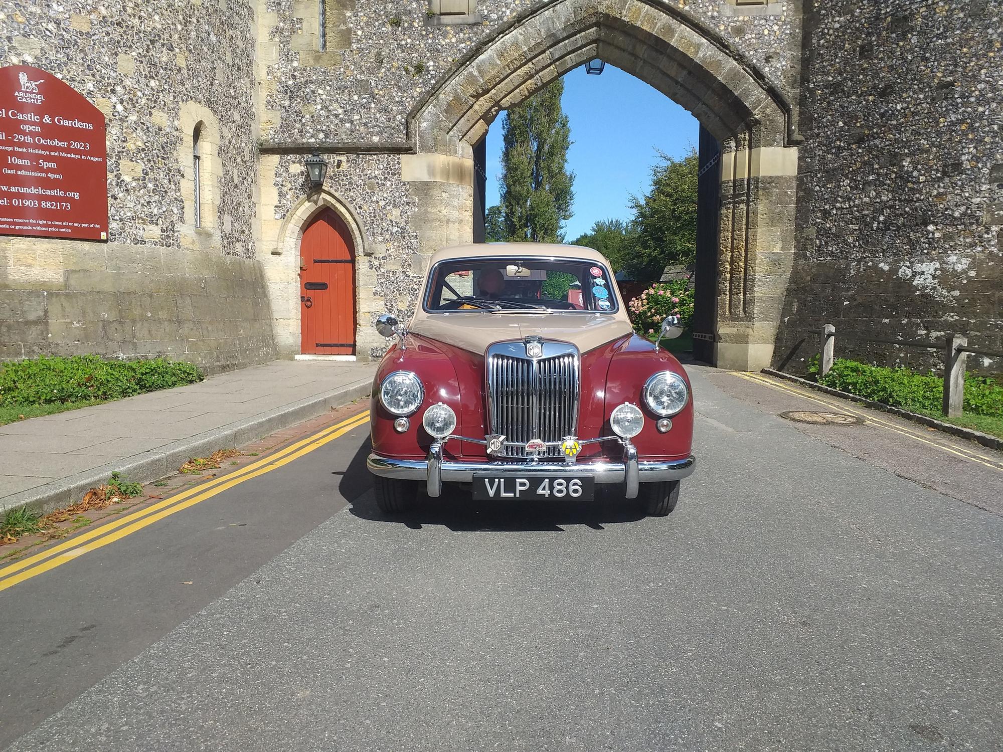 Arundel Castle to host MG Owners’ Club with 120 classic cars to be ...