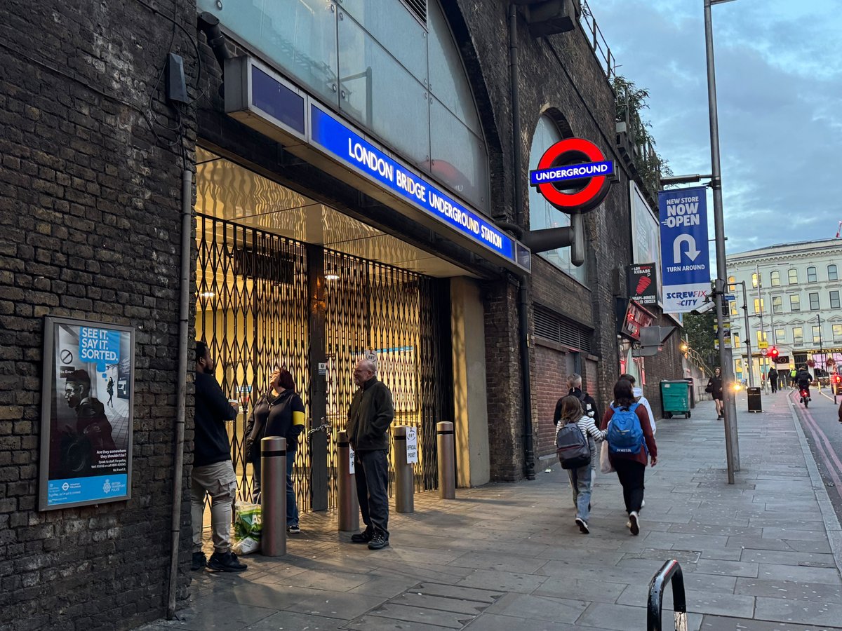 Tube strike olive branch: TfL offers RMT peace talks next week in bid ...