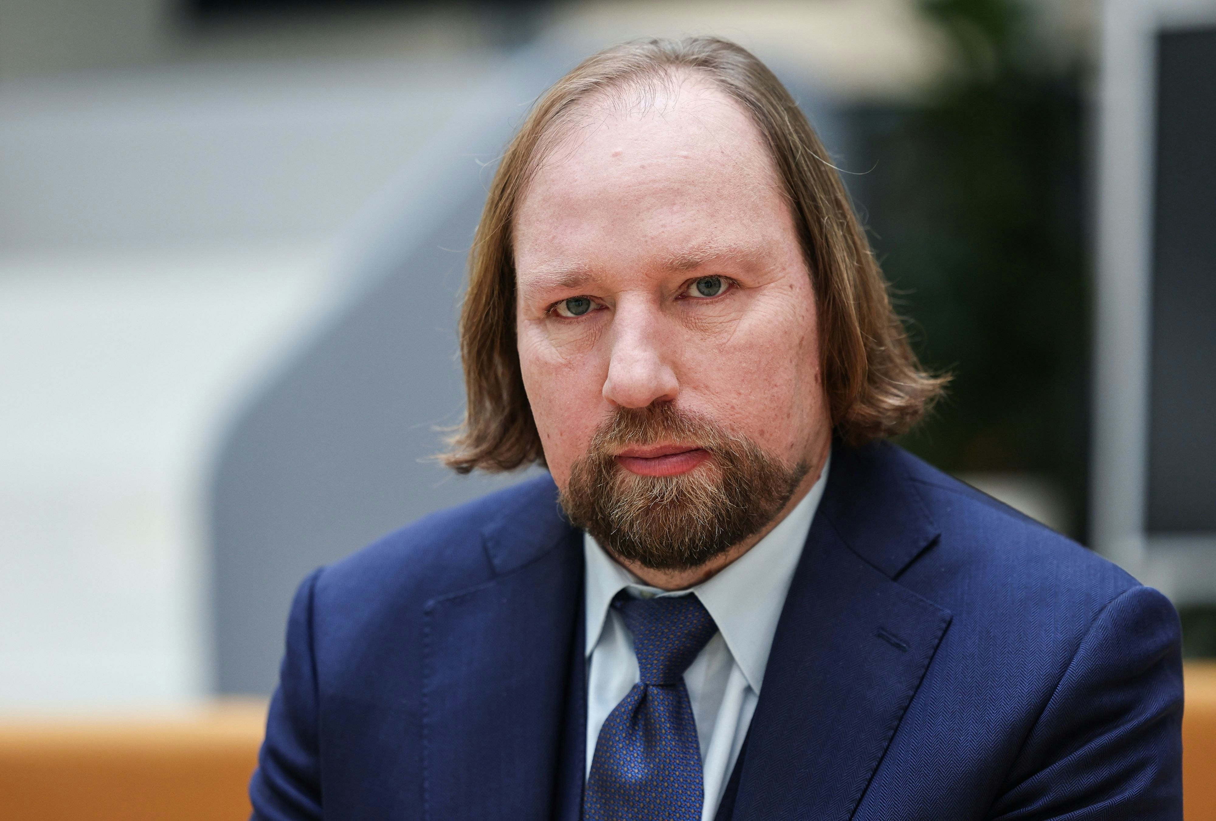 Gespräch über Angriffsfall: Hofreiter würde im Ernstfall zur Waffe greifen