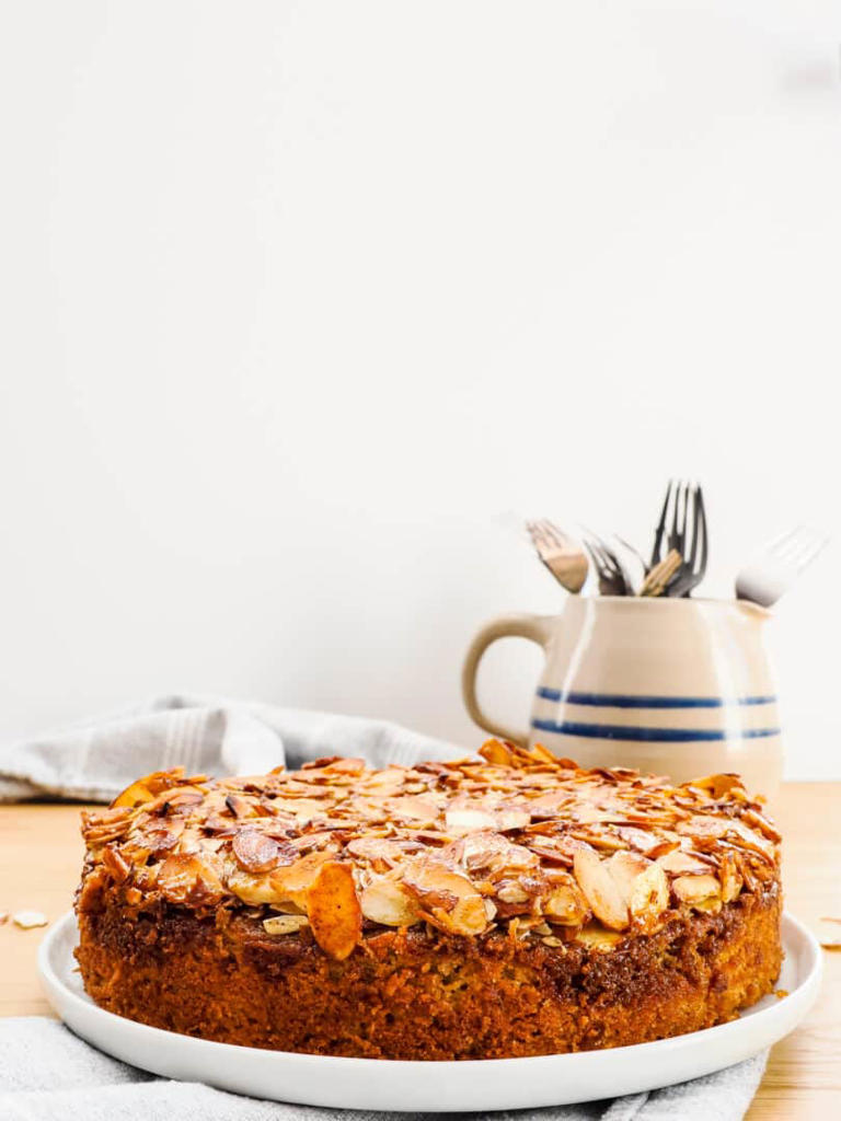 Spiced Almond Tosca Cake