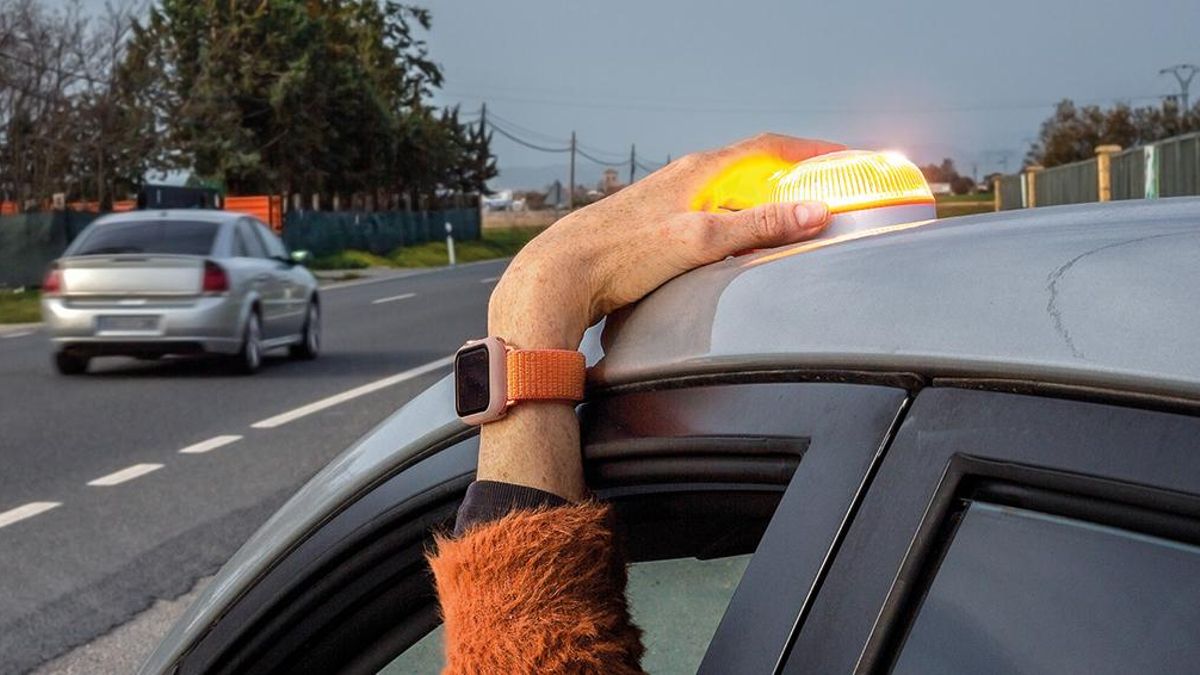 Cómo saber si una baliza V-16 está homologada y conectada con la DGT