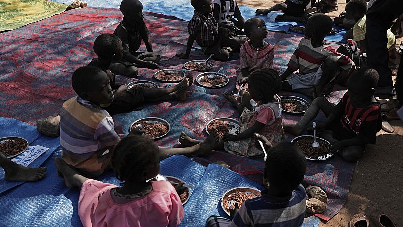 Nearly 80 million more children benefit from school meals, WFP says