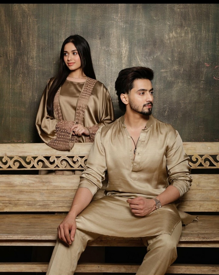 Are Elvish Yadav and Jannat Zubair dating? Duo’s romantic photo goes ...
