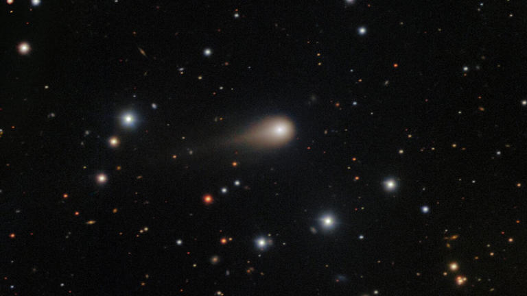 Irradiated Comet 3I/ATLAS glows green and hides its tail in new image