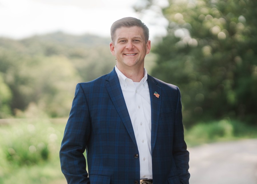 Deakins seeks re-election as Washington County Judge