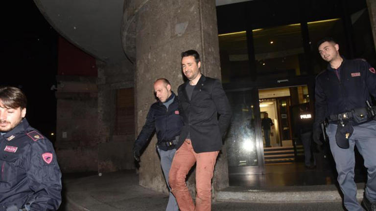 Omicidio Limido, la figlia della vittima: “Mi accoltellava in silenzio ...