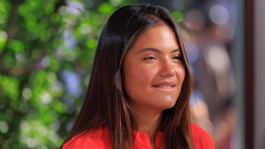 Emma Raducanu is all smiles after Carlos Alcaraz, Brooks Nader dating ...
