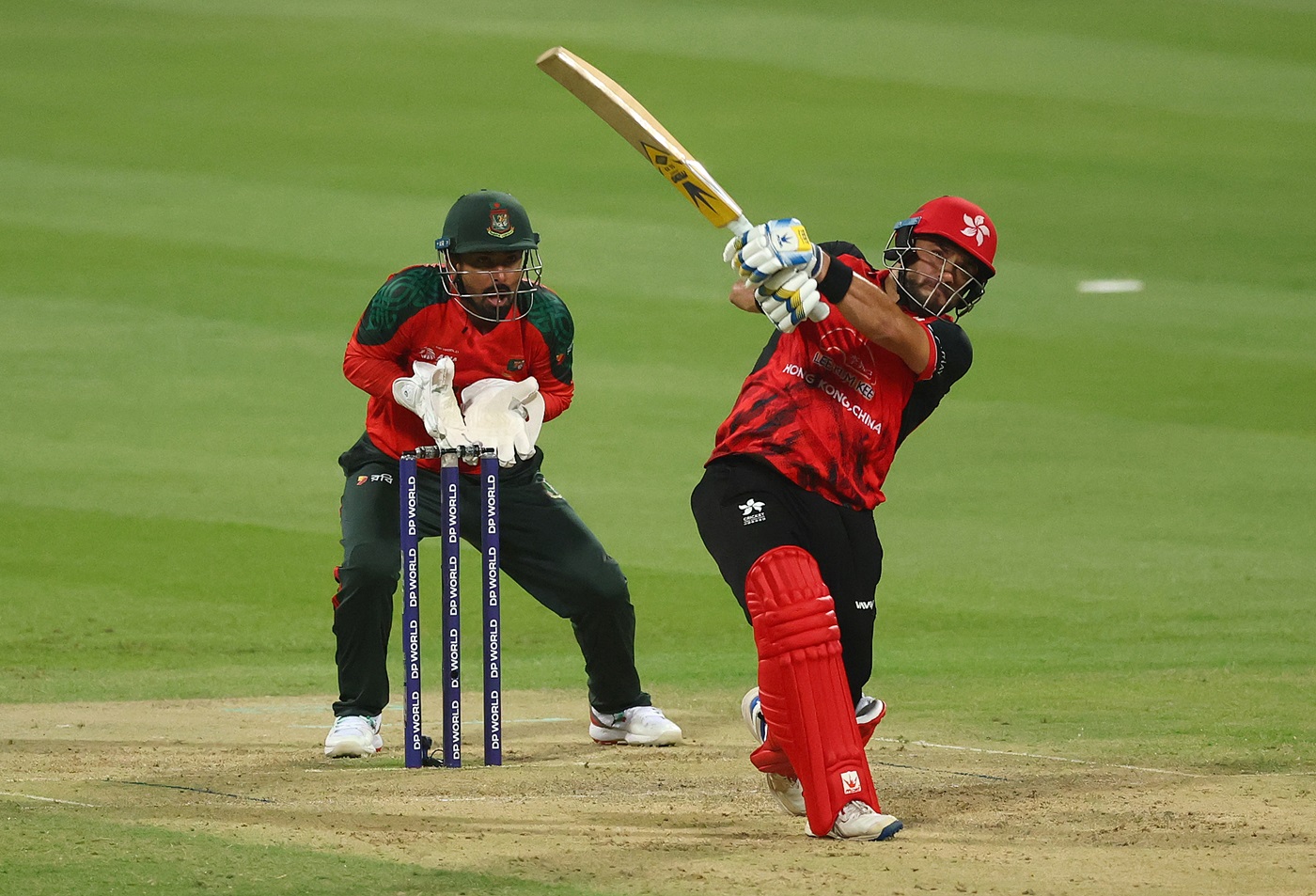 Nizakat, Yasim drag Hong Kong to 143