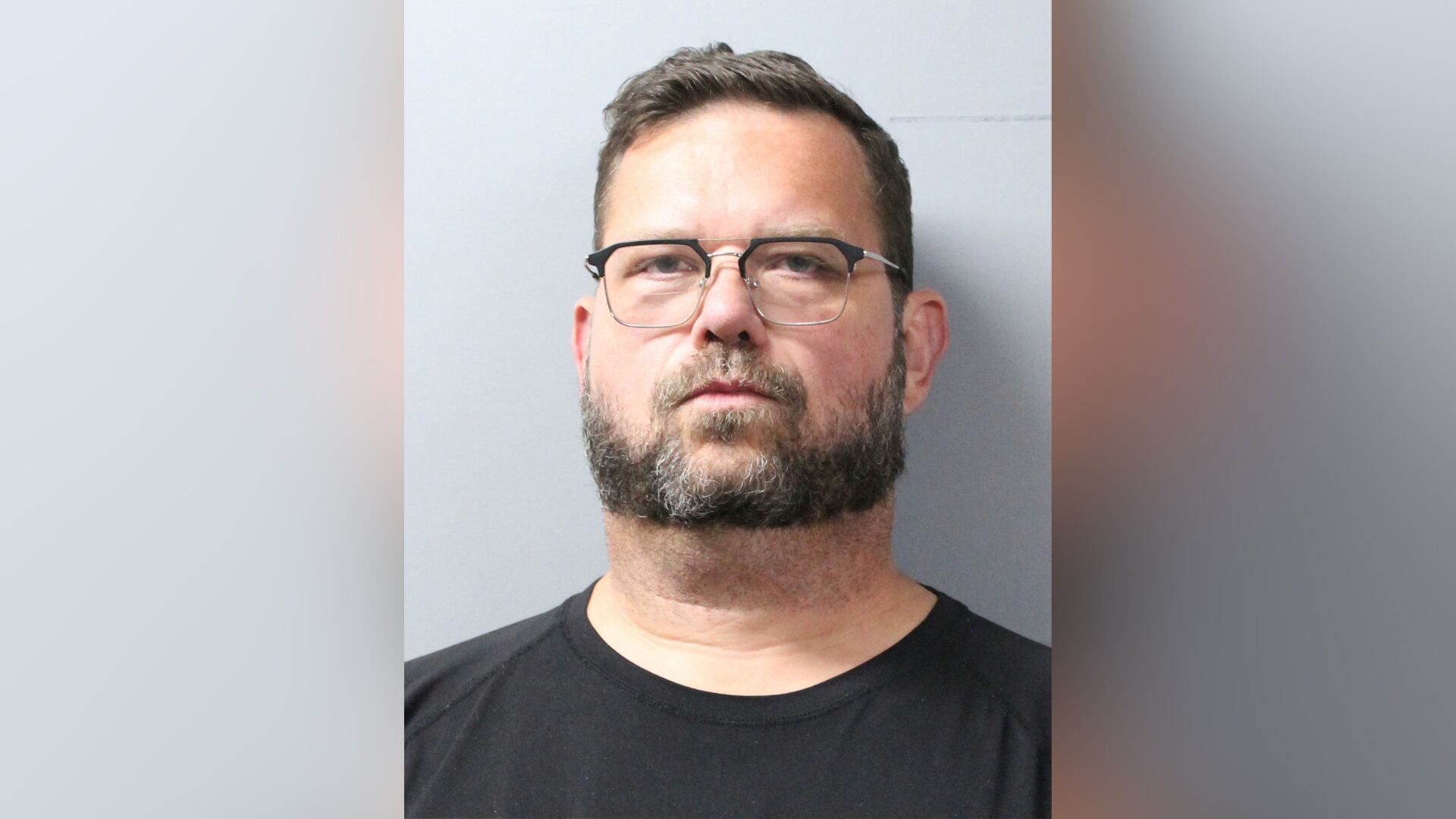 Illinois volleyball coach charged with sex abuse