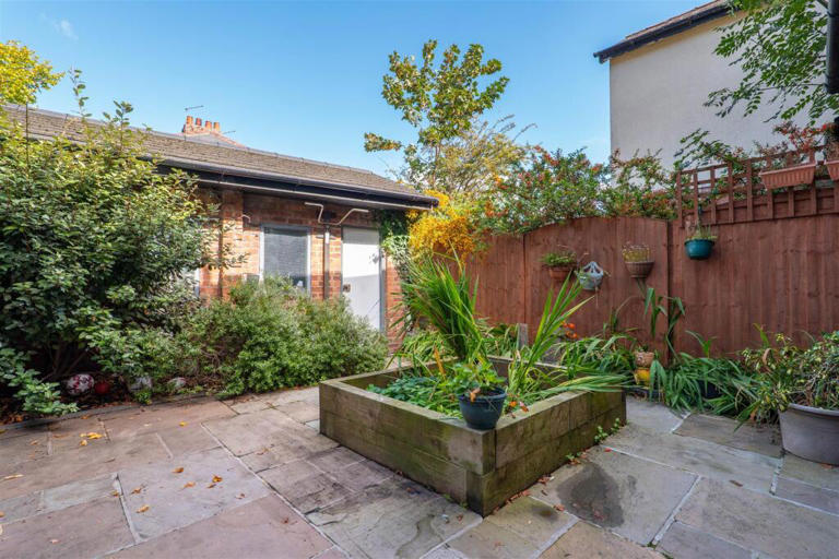 Open-plan living for immaculate 3 bed family home for sale on Blackpool ...