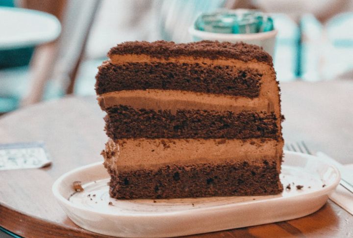 10 Retro Party Bites From The 1980s That Time Packed Away