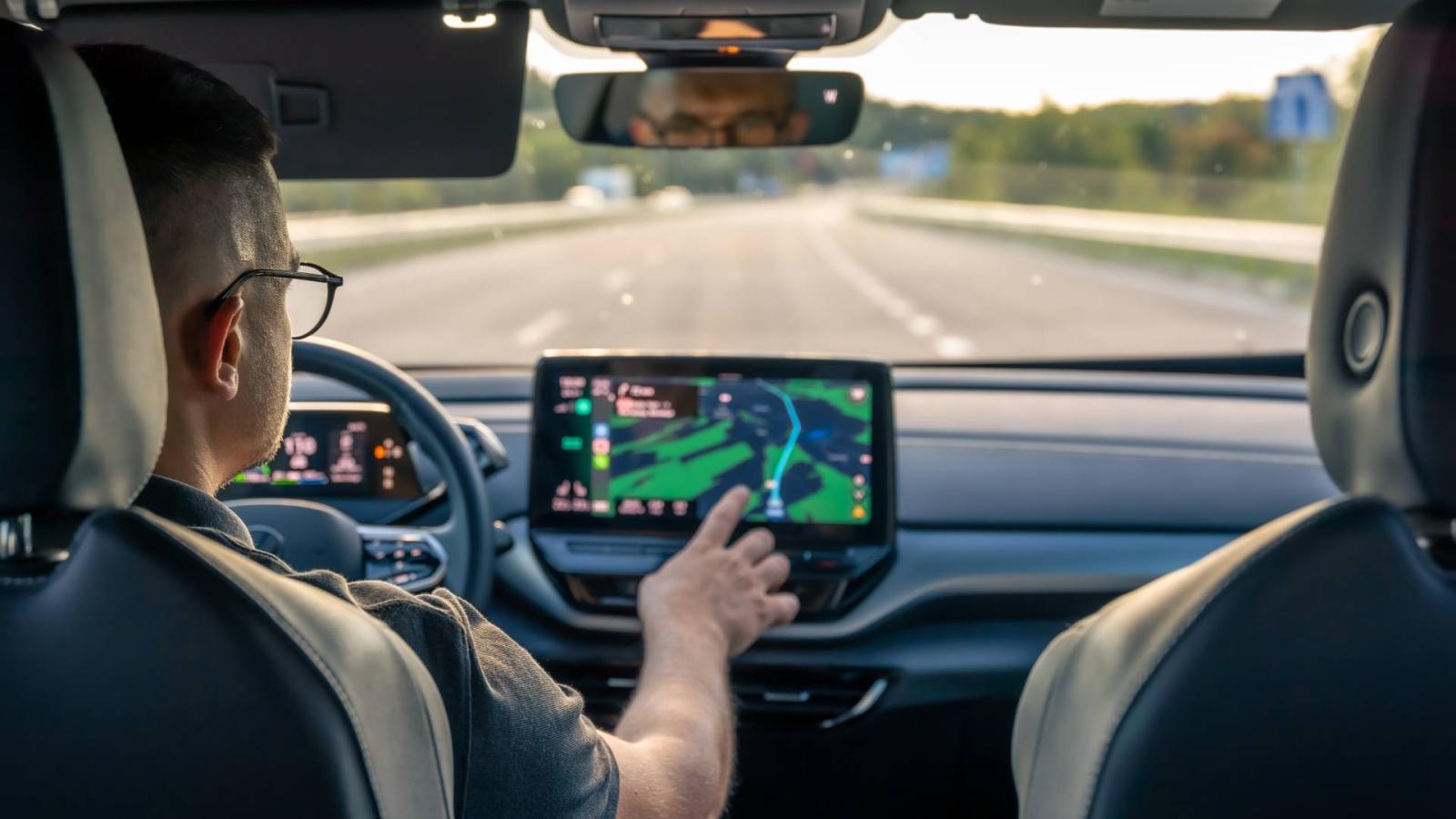 Πώς η χρήση του GPS στο αυτοκίνητο επηρεάζει τους οδηγούς - Τι έδειξε ...
