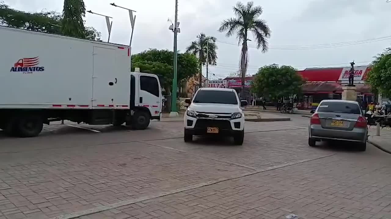 Clan leader with eyebrows shaped into Nike ticks arrested in Colombia