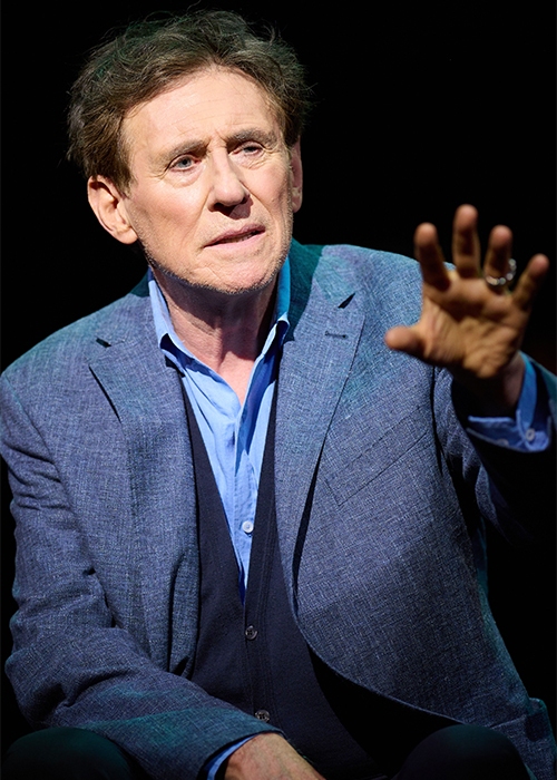 Hollywood star Gabriel Byrne jets into Dublin to attend star studded ...