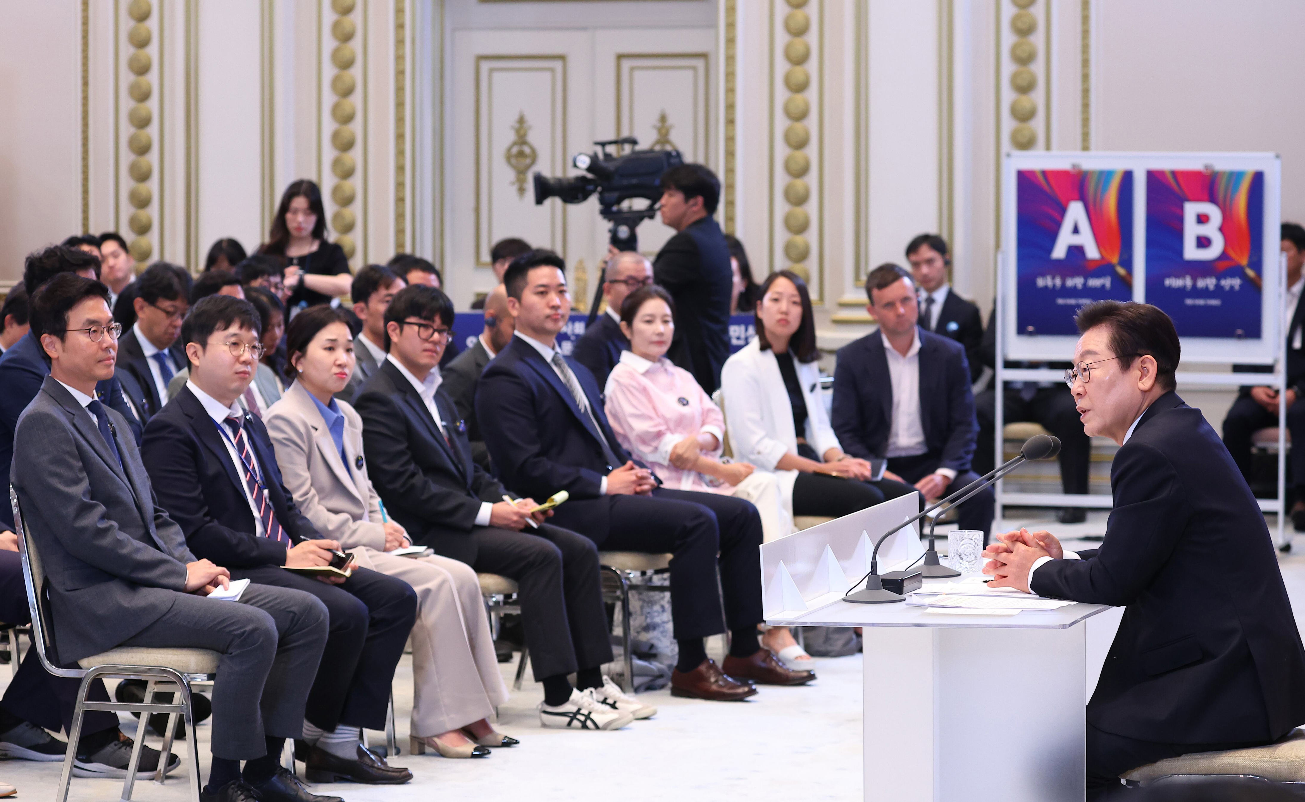 President Lee Jae-myung dismisses nuclear power, urges solar and wind ...