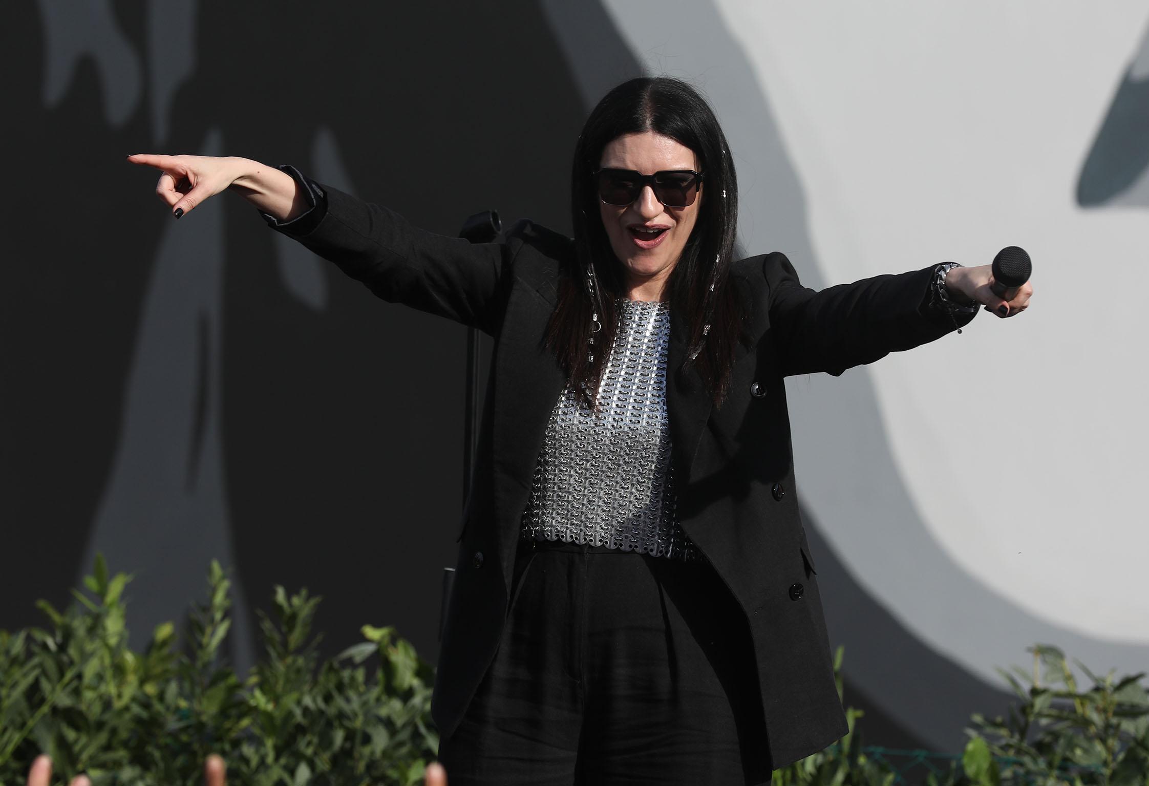 Laura Pausini, il tour mondiale fa tappa a Bologna: la data del ...