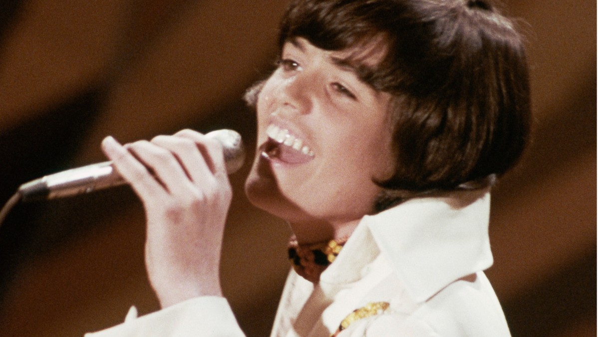 How a '70s Teen Idol Reclaimed a ’60s Hit and Beat a Beatle to the Top ...