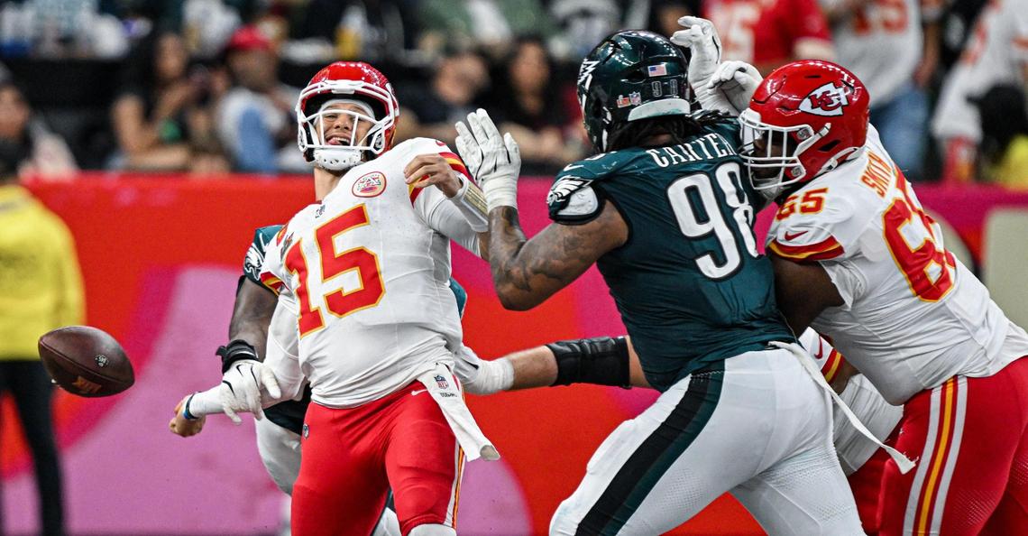 Here are the announcers and TV plans for Chiefs-Eagles game on Sunday
