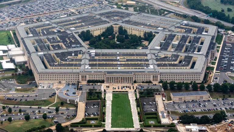 Multiple Pentagon floors locked down over hazardous materials incident