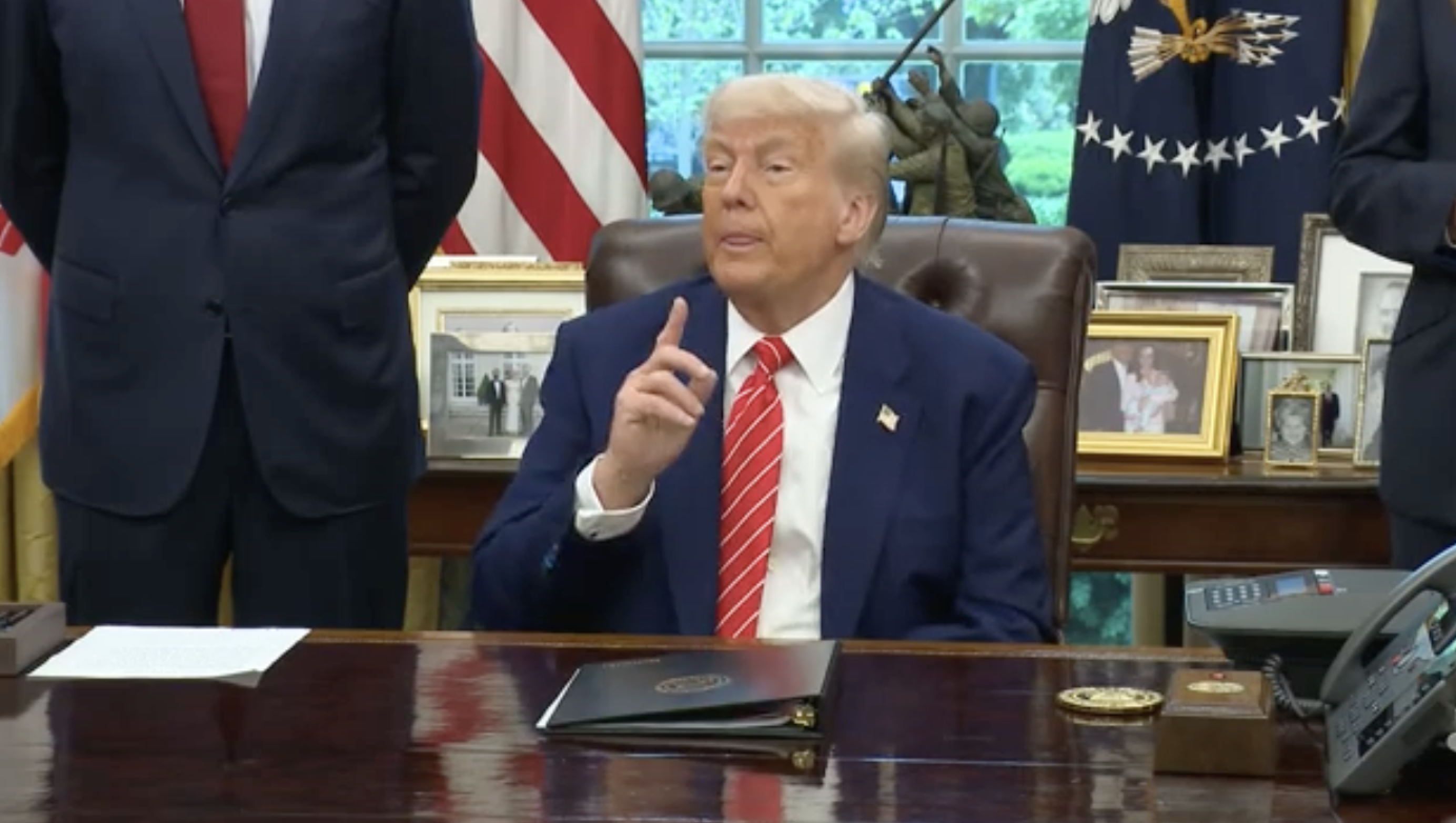 'I'd Love To Have That Accent': Trump Demonstrates His Incompetence ...