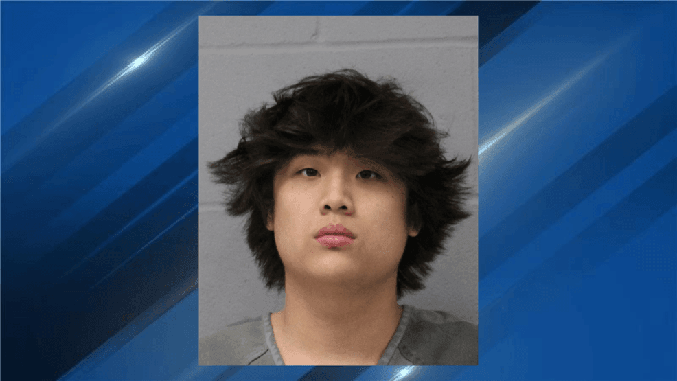 Teen arrested after evading police, tossing gun on sidewalk near ...