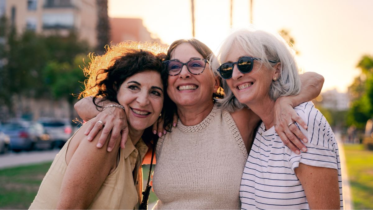 Experts Share Tips on How Woman Can Feel Collective Effervescence