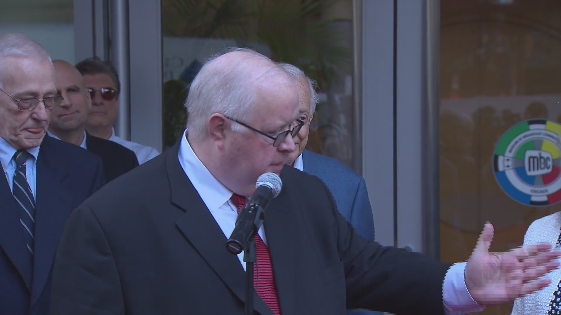 Chicago media pioneer Bruce DuMont dies