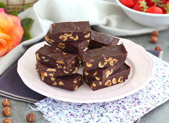 Hazelnut fudge - chocolate and hazelnut squares